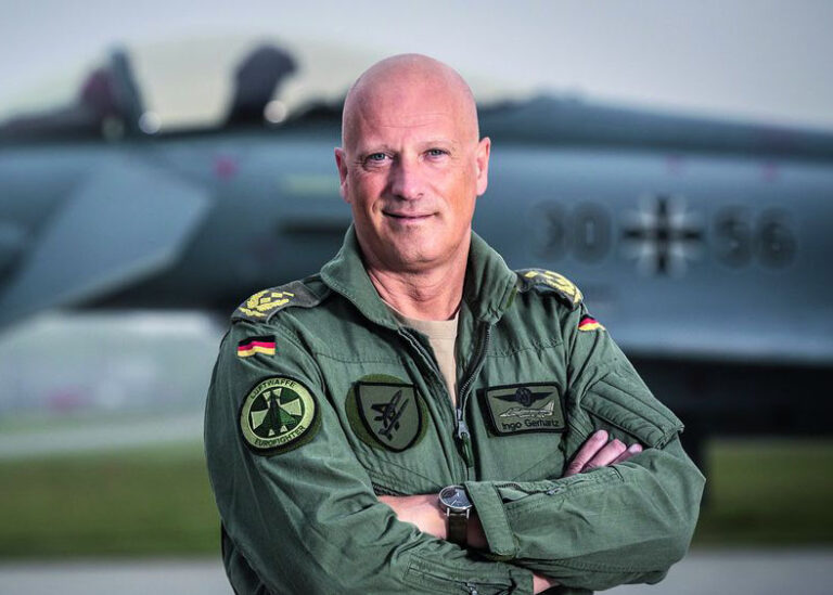 Pillados infraganti mandos militares alemanes planeando cobarde ataque ...